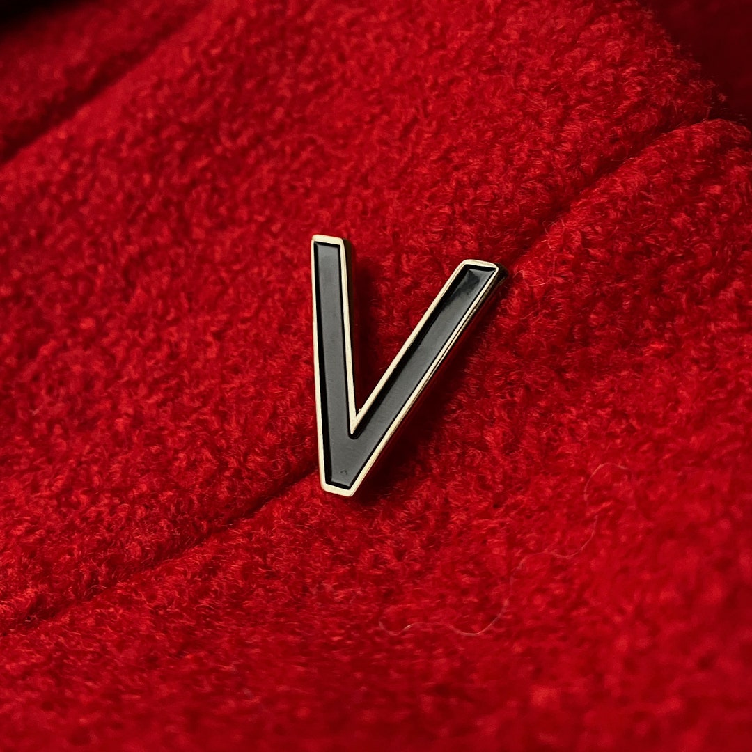 Letter V Enamel Pin Black Letter V Lapel Pin Initial Letter Patch ...