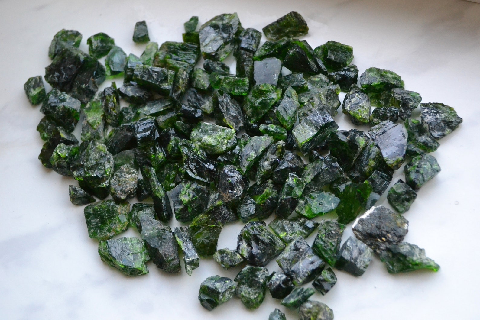 Rough chrome diopside Raw chrome diopside Green crystals | Etsy