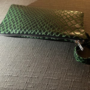 Large Beautiful Python Rubber Texture Green/black Vinyl Handbag Large ...