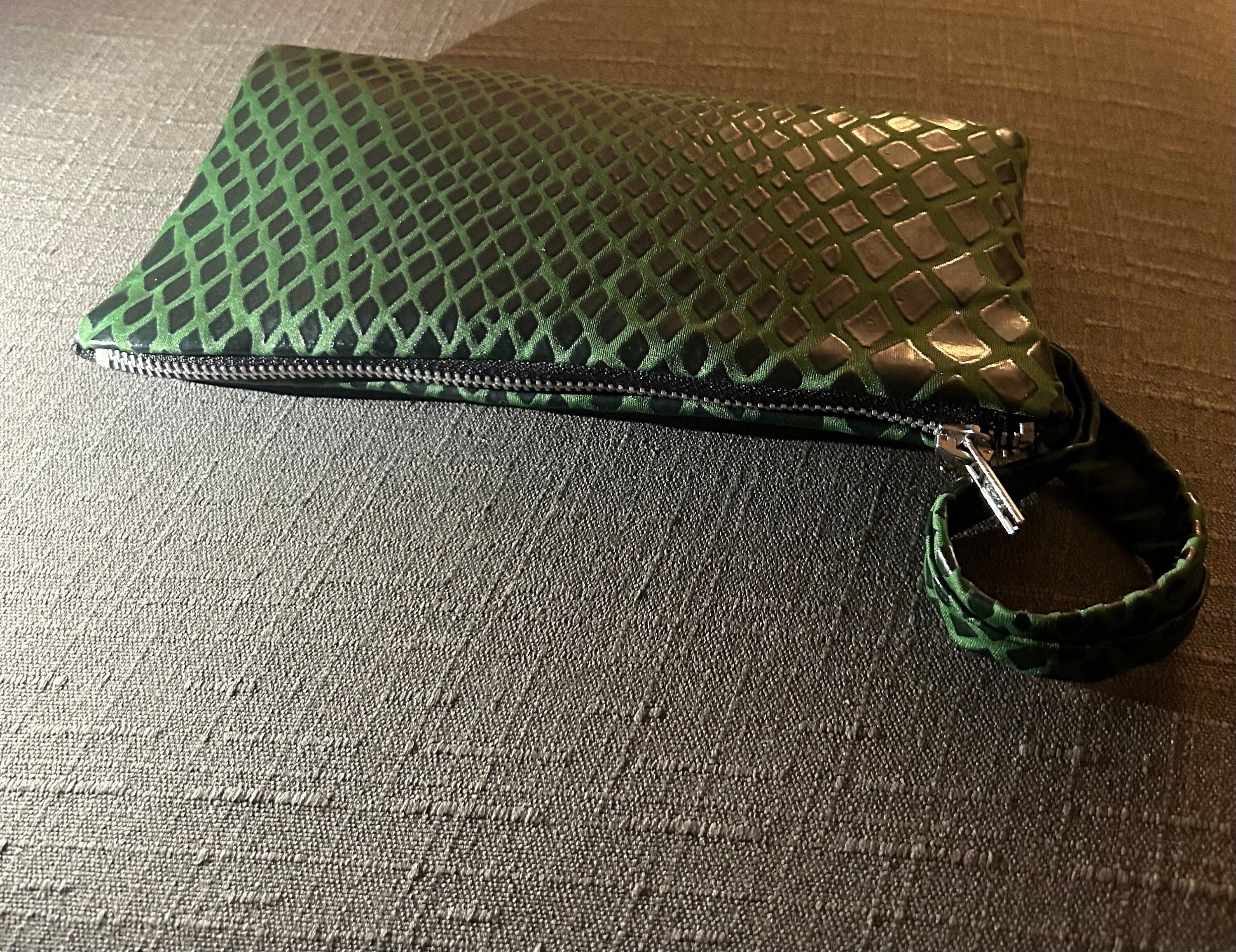 Large Beautiful Python Rubber Texture Green/black Vinyl Handbag Large ...