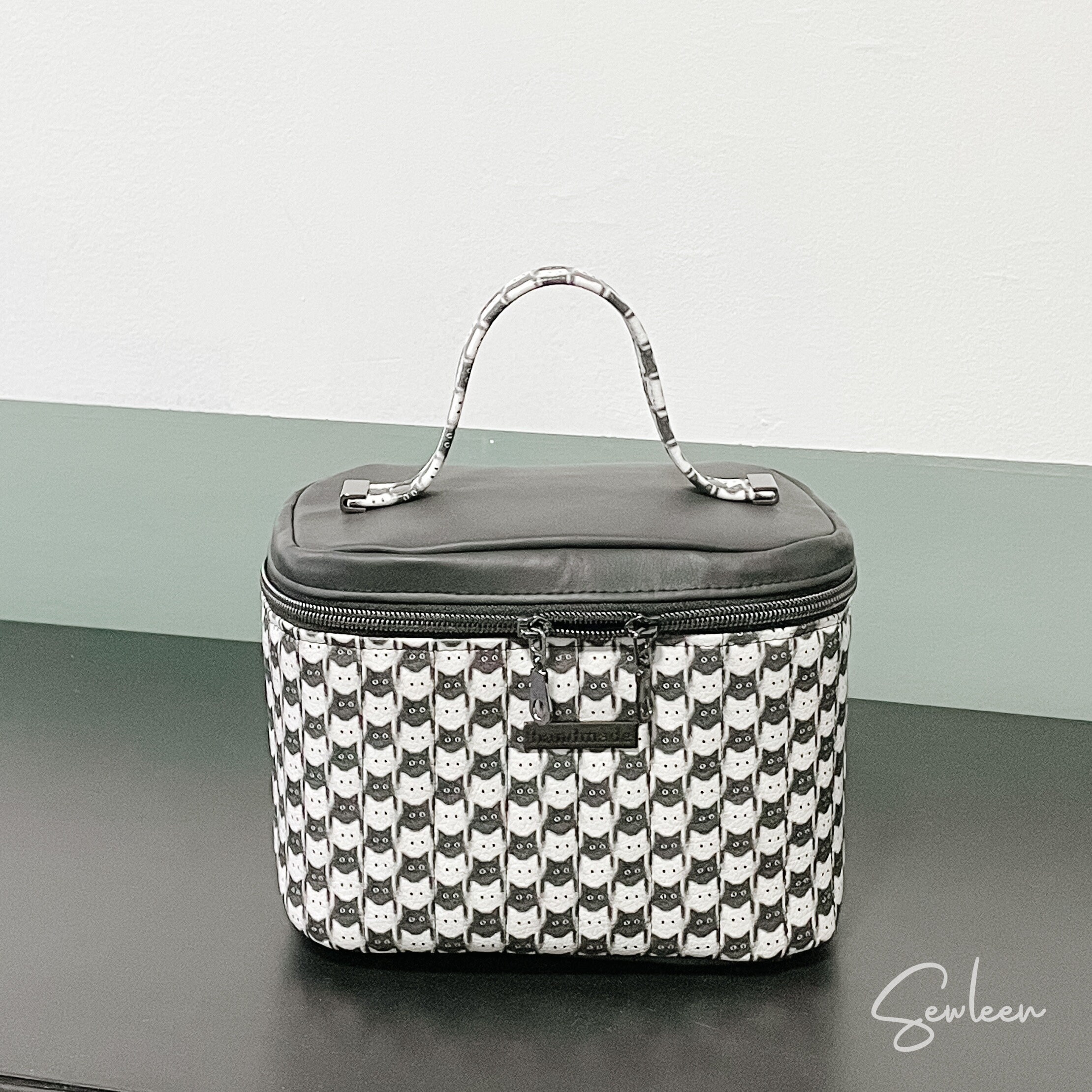 Train Case, Retro Style, Makeup Pouch, Purse, Teresita Train Case ...