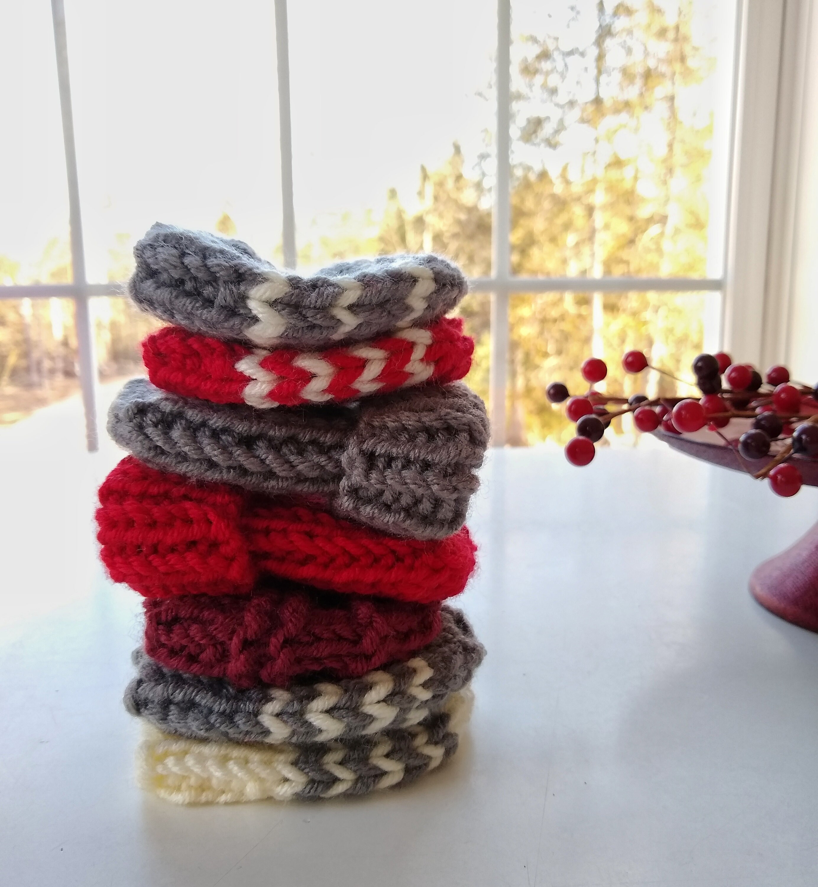 Teeny Tiny Winter Hats KNITTING PATTERN / Decorative Mini Hat | Etsy