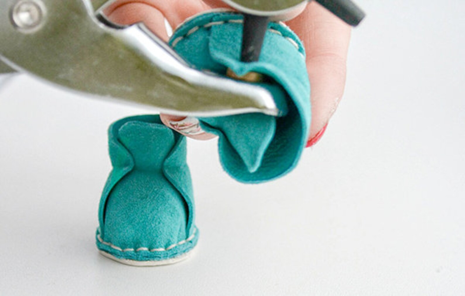 Pattern and Tutorial on Creating Shoes for Dolls in PDF - Etsy