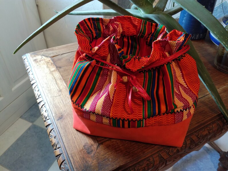 Pochette Cuir Et Tissu Wax Sac Boule Pochette Lingerie Etsy