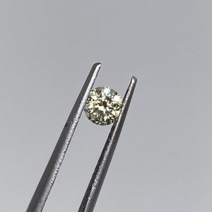 0.62 Ct Very Light Yellow Diamond - M Color SI - Certified Natural ...