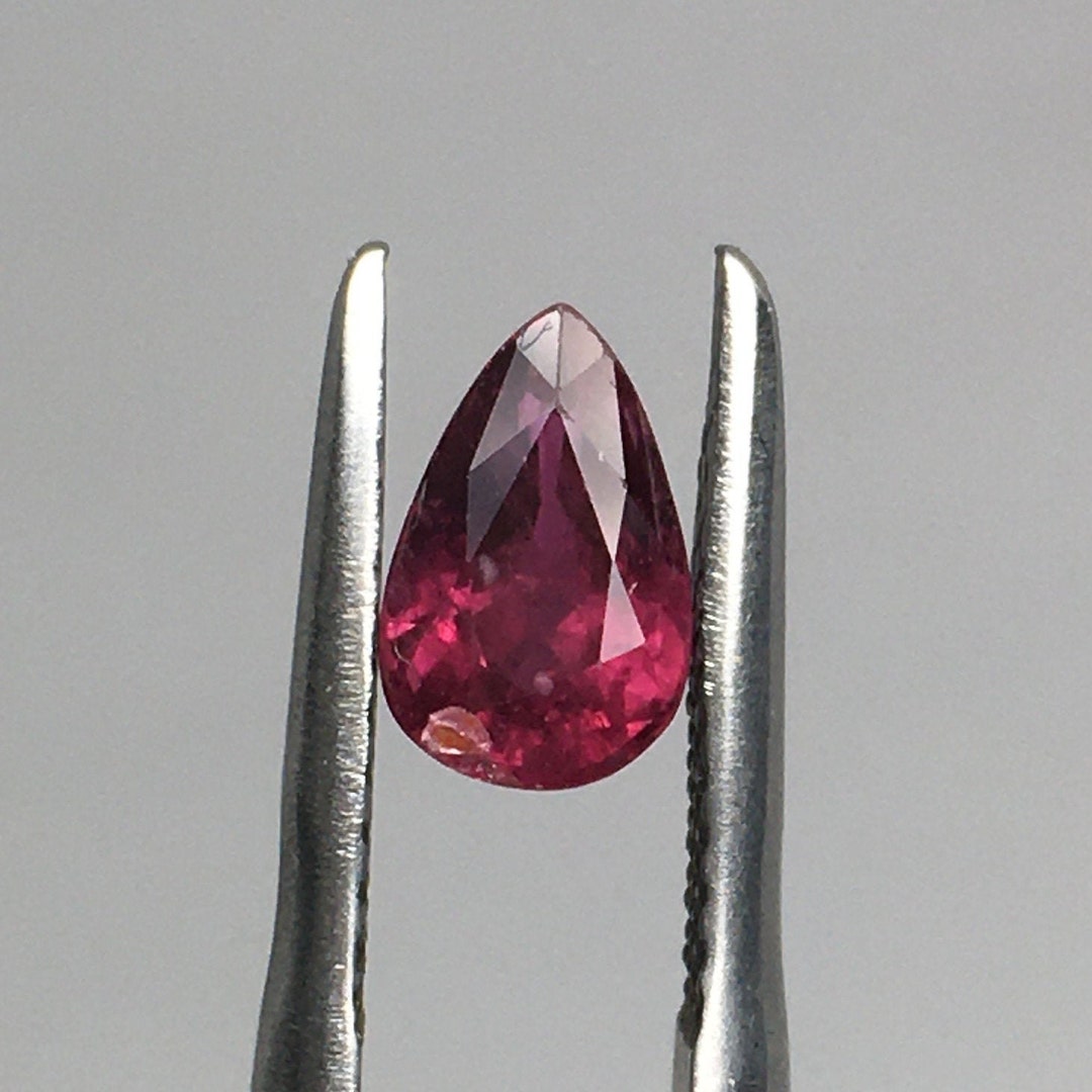 Rubí birmano natural 0.91 Ct Sangre de paloma natural Rubí Forma de ...