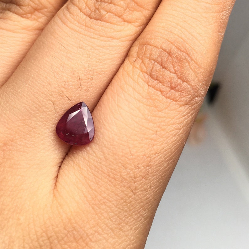 Rubí birmano natural 1.47 Ct Sangre de paloma natural Rubí Forma de ...