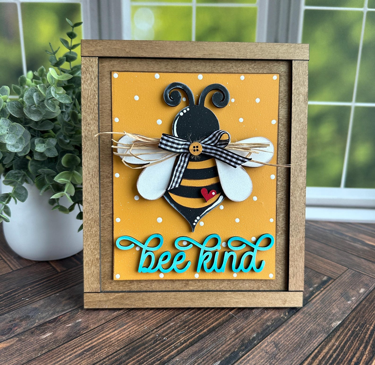 Honey Bee Shelf Sitter Decor, Interchangeable Bumble Bee Signs Table ...