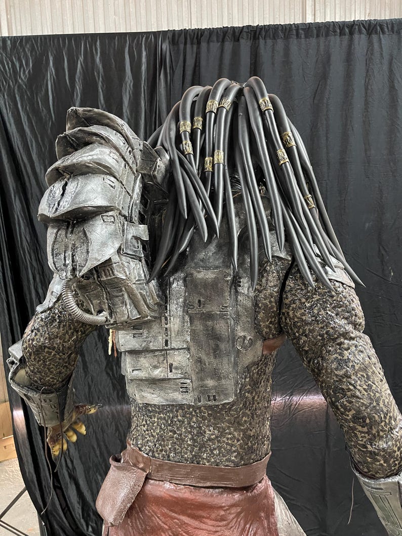 Predator Statue - Etsy