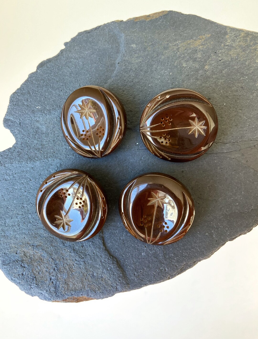 Vintage 1940s Carved Bakelite Buttons (4), Large Round Brown Shank ...