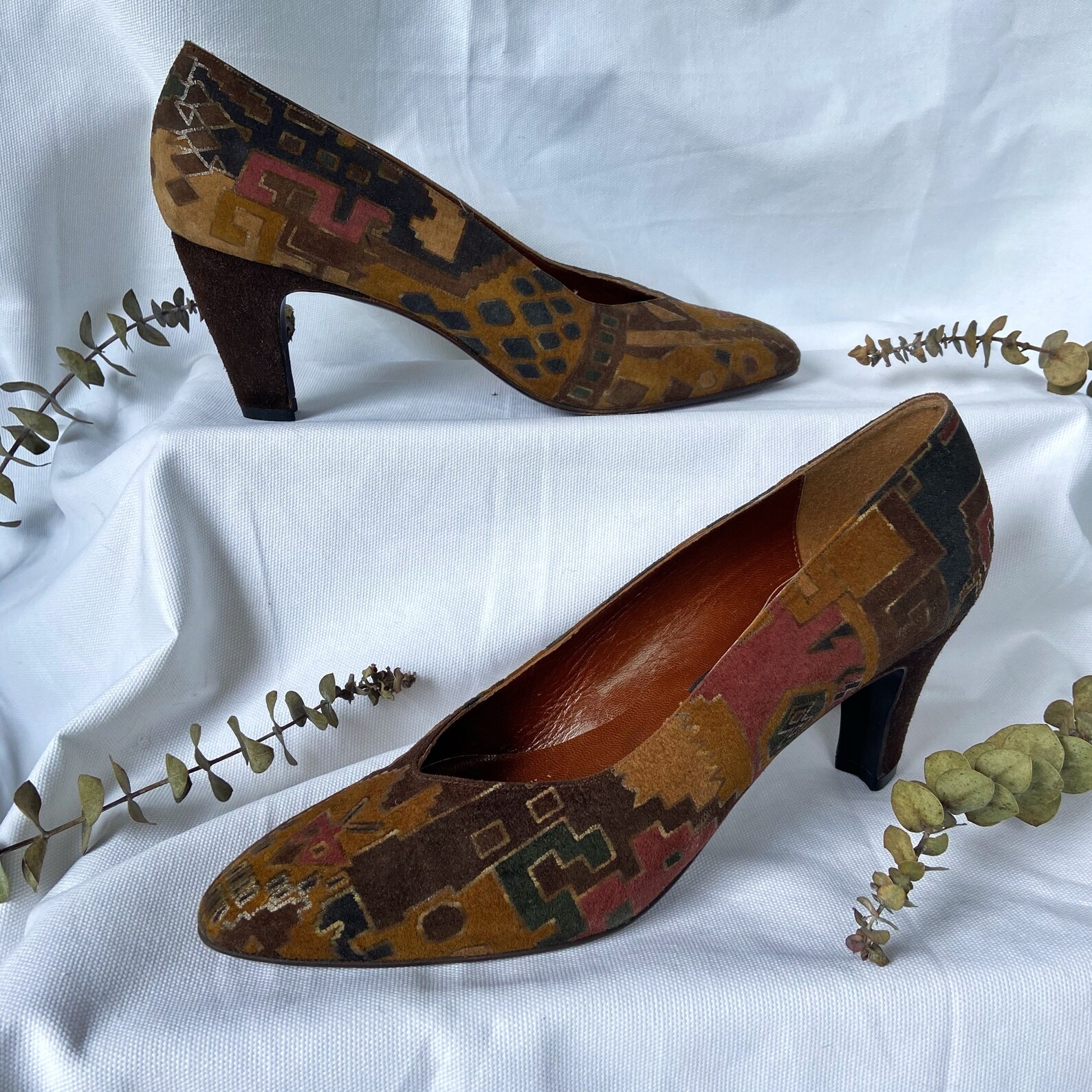 Vintage Stuart Weitzman for Mr Seymour Geometric Suede Pumps, Size 9 - Etsy