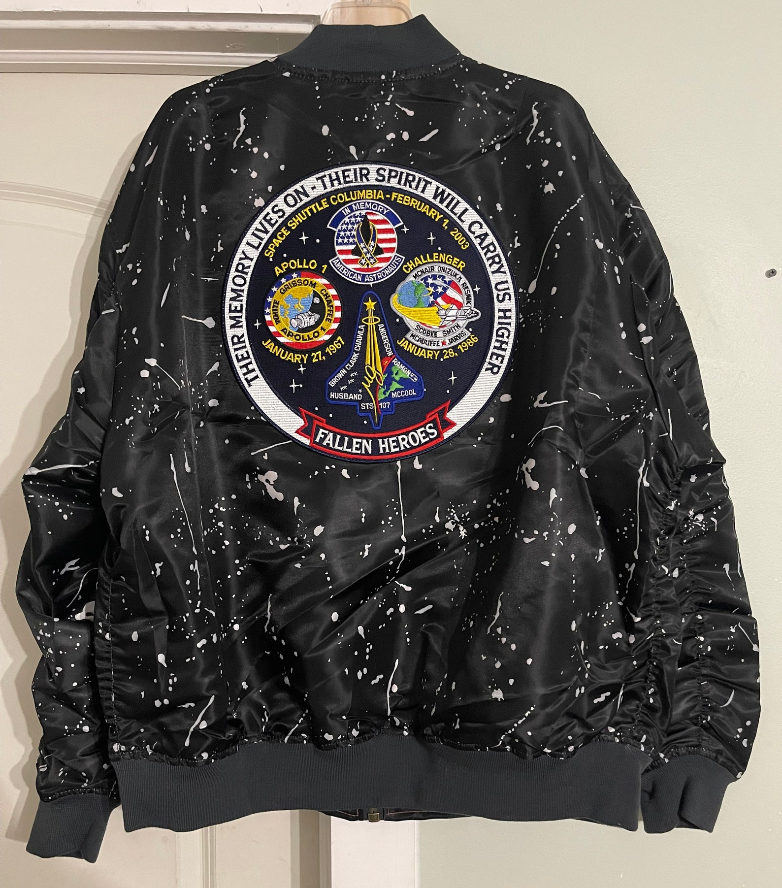 The NASA Apollo & Space Shuttle Fallen Heroes Commemorative Jacket. XL ...