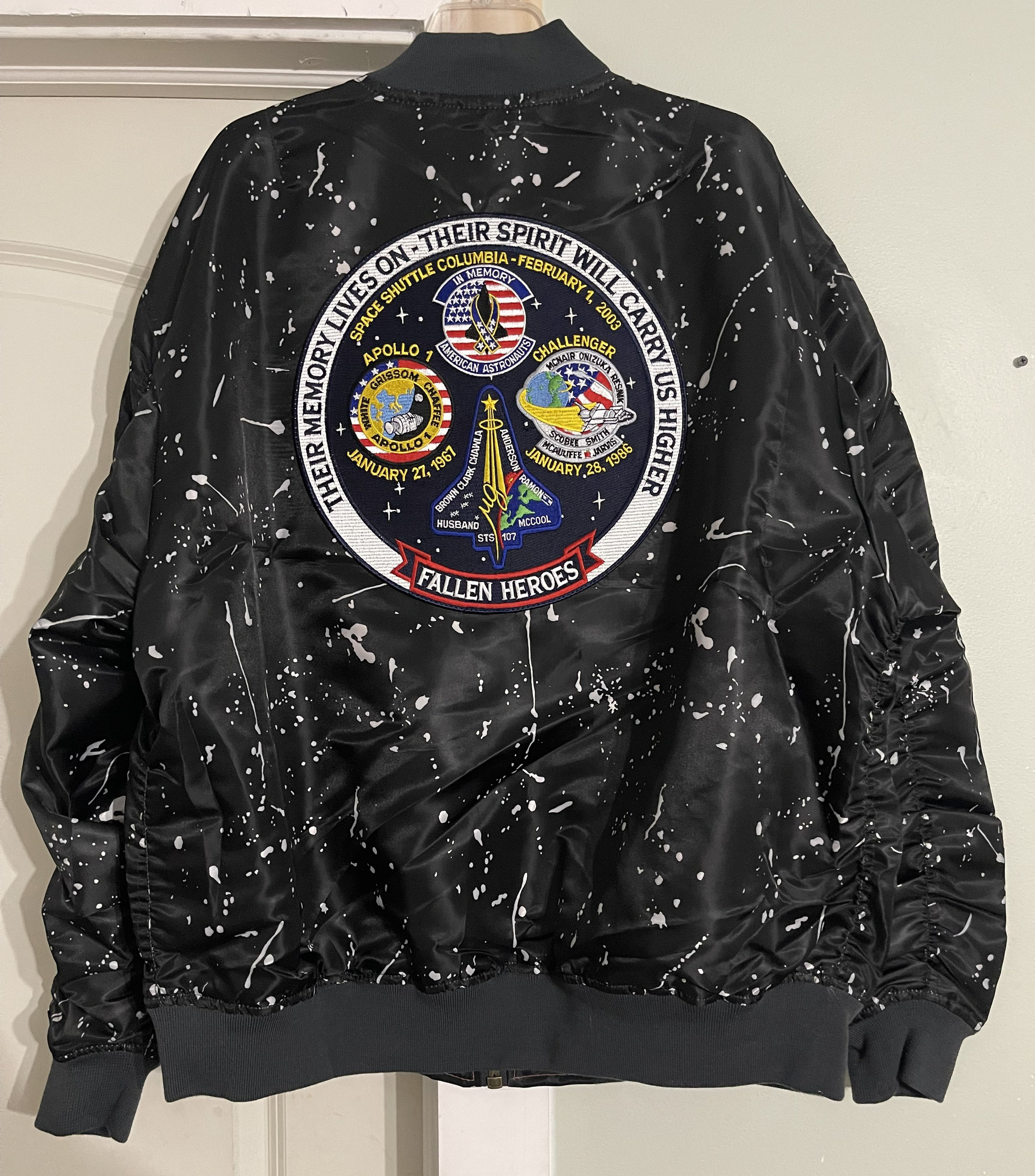 The NASA Apollo & Space Shuttle Fallen Heroes Commemorative Jacket. XL ...