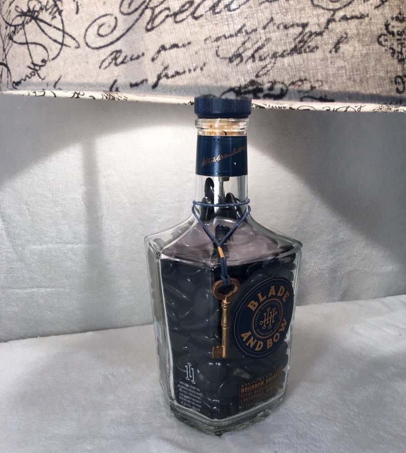 Blade and Bow Whisky Bourbon Liquor Bottle Lamp/handmade/man - Etsy