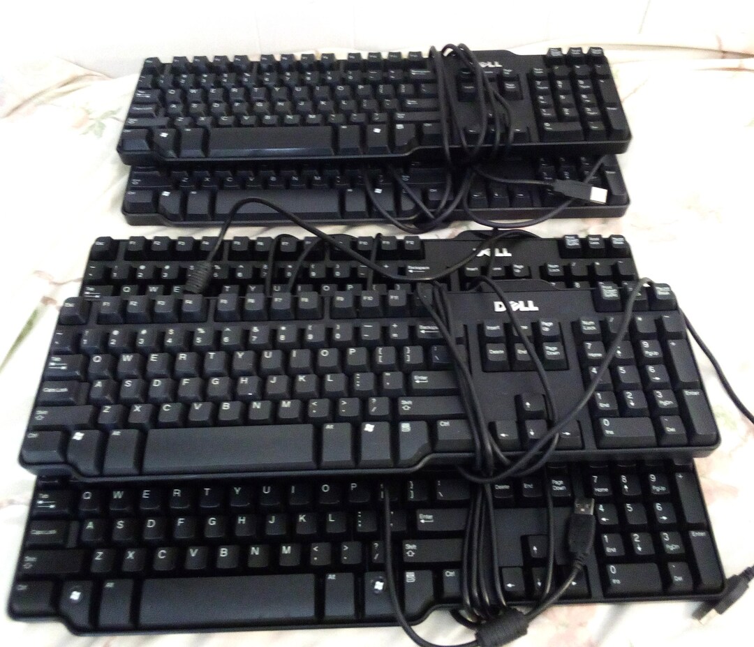 SOLD SOLD Lot of 5 Dell Keyboards Dell 2- RT7D50 3- SK-8115 Usb End ...