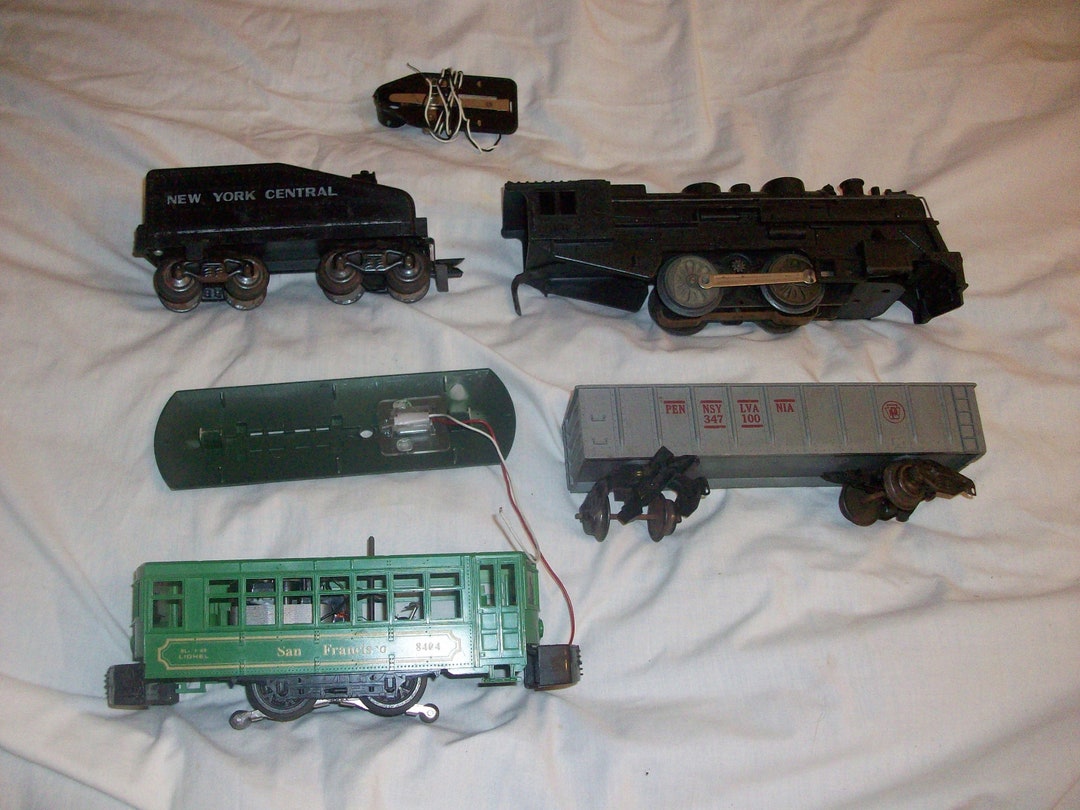 Lot of 4 HO Trains Lionel Locomotive 1666, Lionel BLT-1-88, NY Central ...