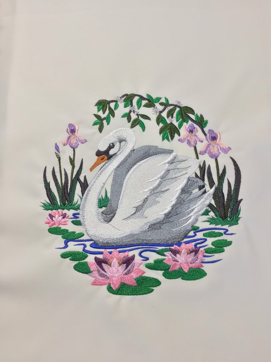 Swan embroidered block For quilts or wall hangings | Etsy