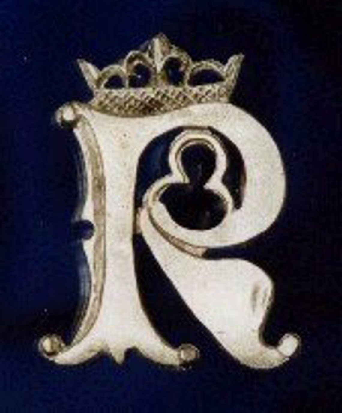 Crowned 'R' Medieval Badge - Etsy