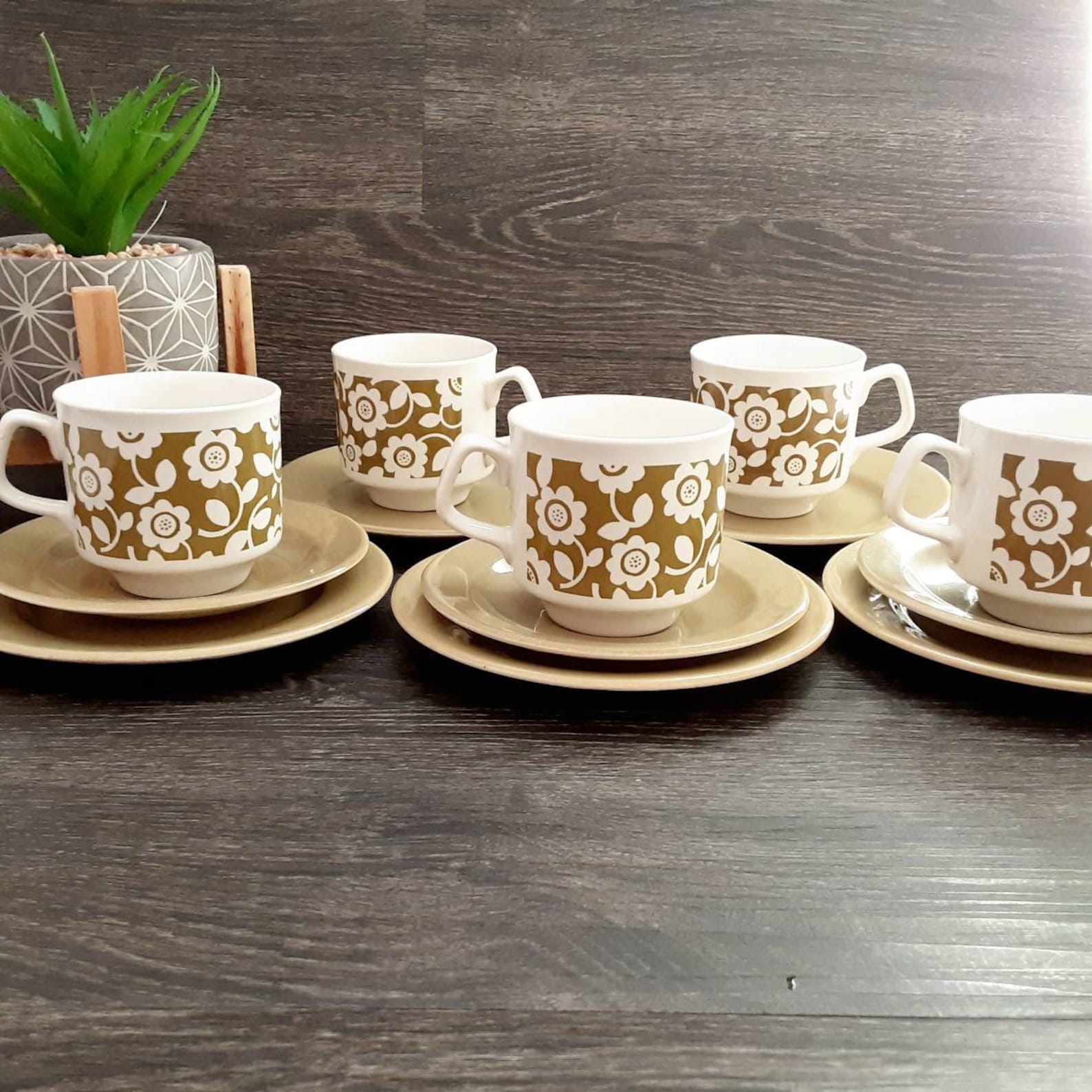 Vintage Tam's Cup X 5, Saucers X 3 & Sideplates X 5, Retro Olive Green ...