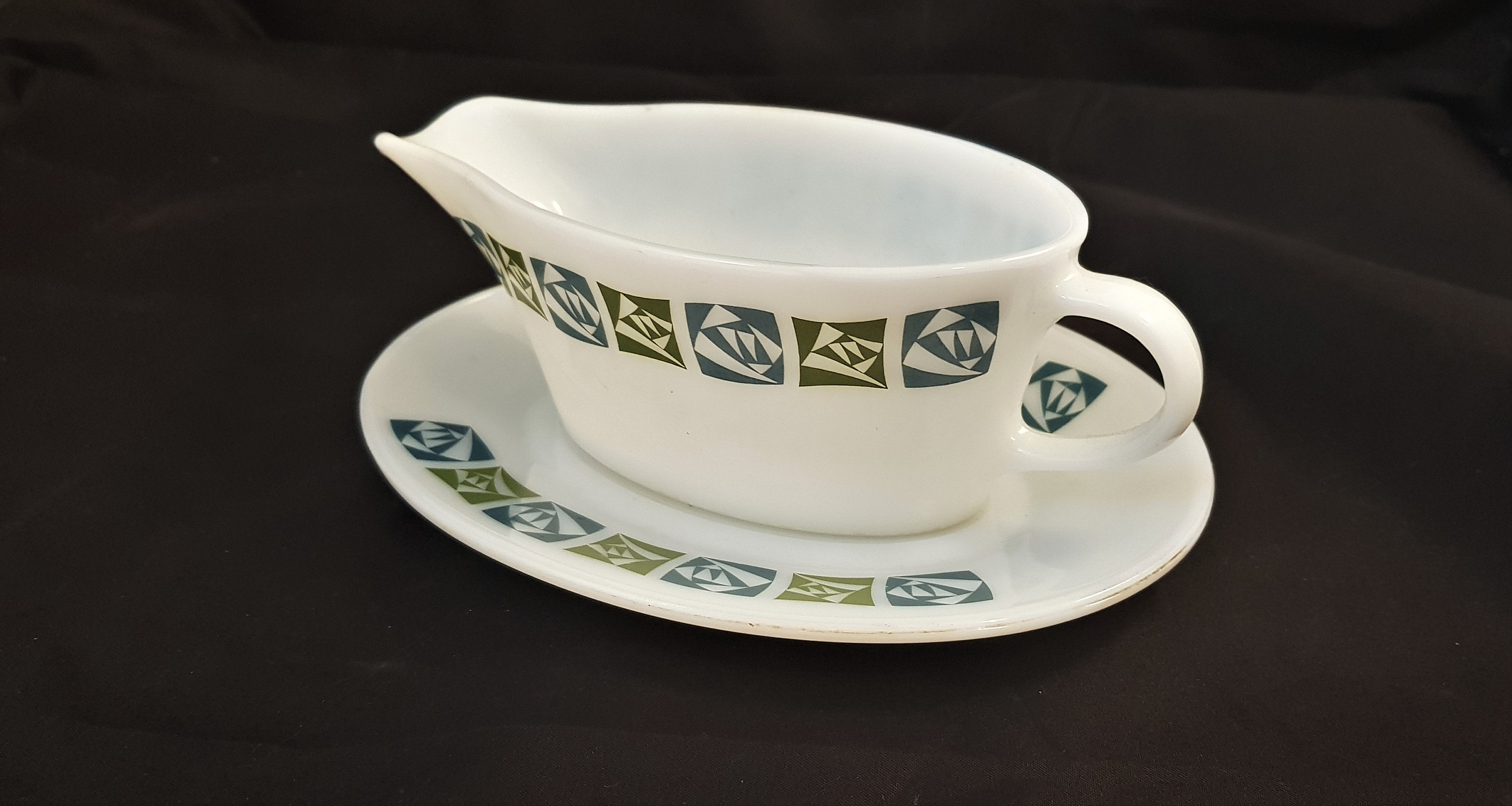 Vintage JAJ Pyrex Gravy Boat And Saucer Pyrex Rare Pattern - Etsy.de
