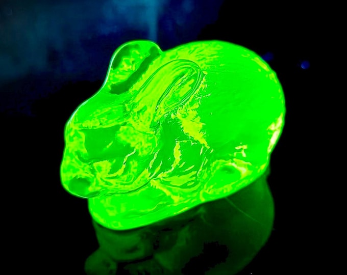 Vintage Uranium Glass Rabbit Figurine – Vaseline Art Glass Bunny ...