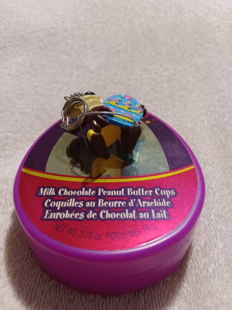 Vintage Looney Tunes Taz Surfing Keychain With Easter Egg Shaped ...