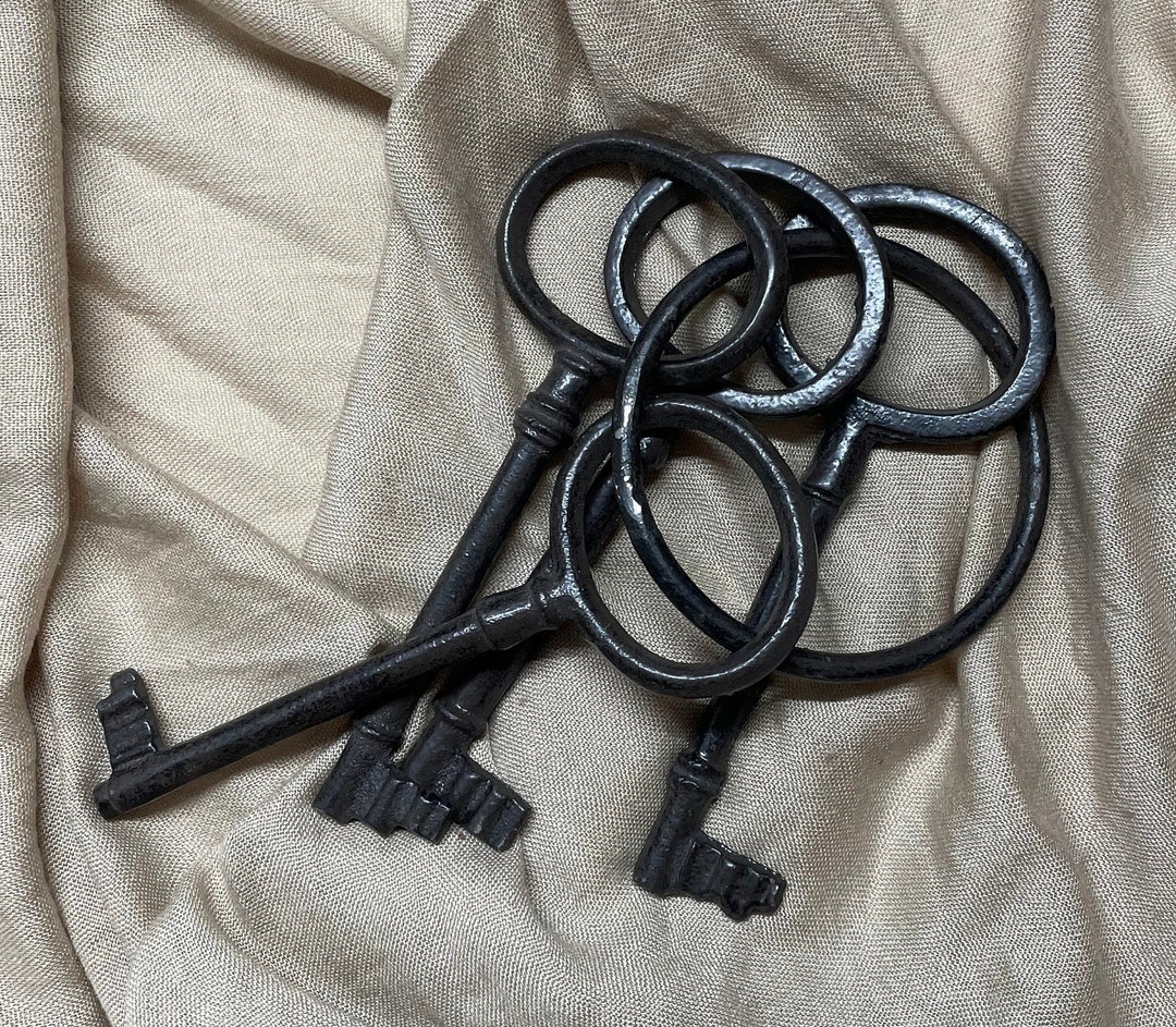 Halloween Costume Skeleton Keys, Master Ring and Group of 4 Different ...