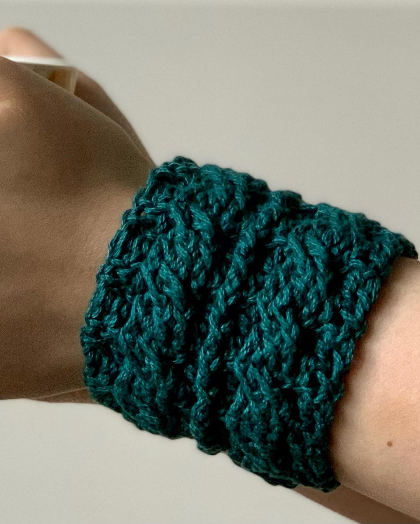 Crochet Pattern: Cozy Cabled Cuff, PDF - Etsy