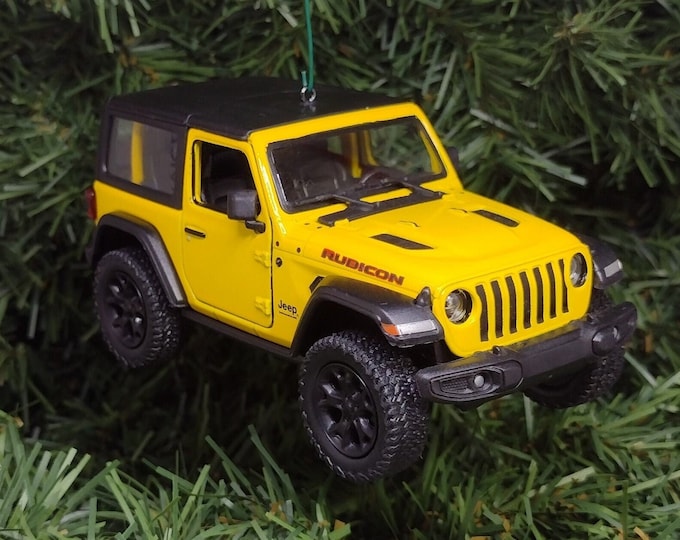 Jeep Wrangler Carrying Christmas Tree, Yellow Jeep Wranglerchristmas ...