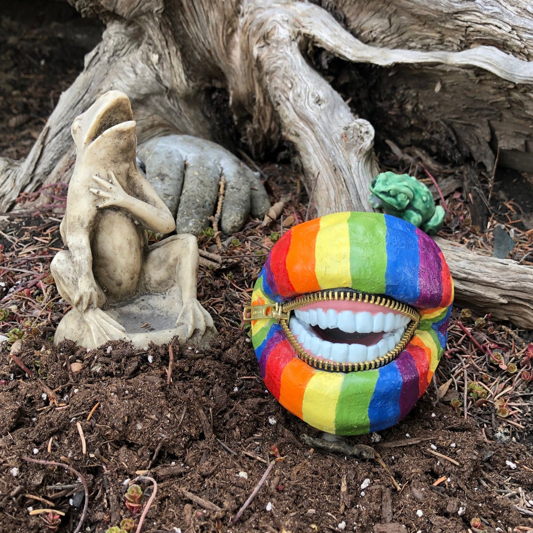 Handmade Rainbow Smiling Zipper Teeth Rock. Hand Painted, Unique and ...