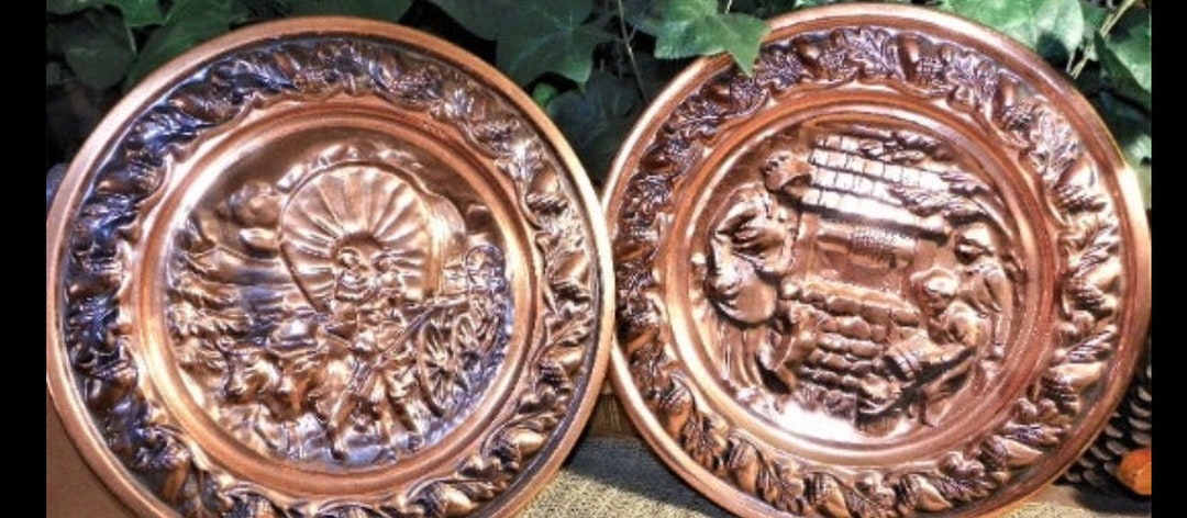 Pair of Coppercraft Guild Wall Hanging Plates With Embossed Wagon Scene ...