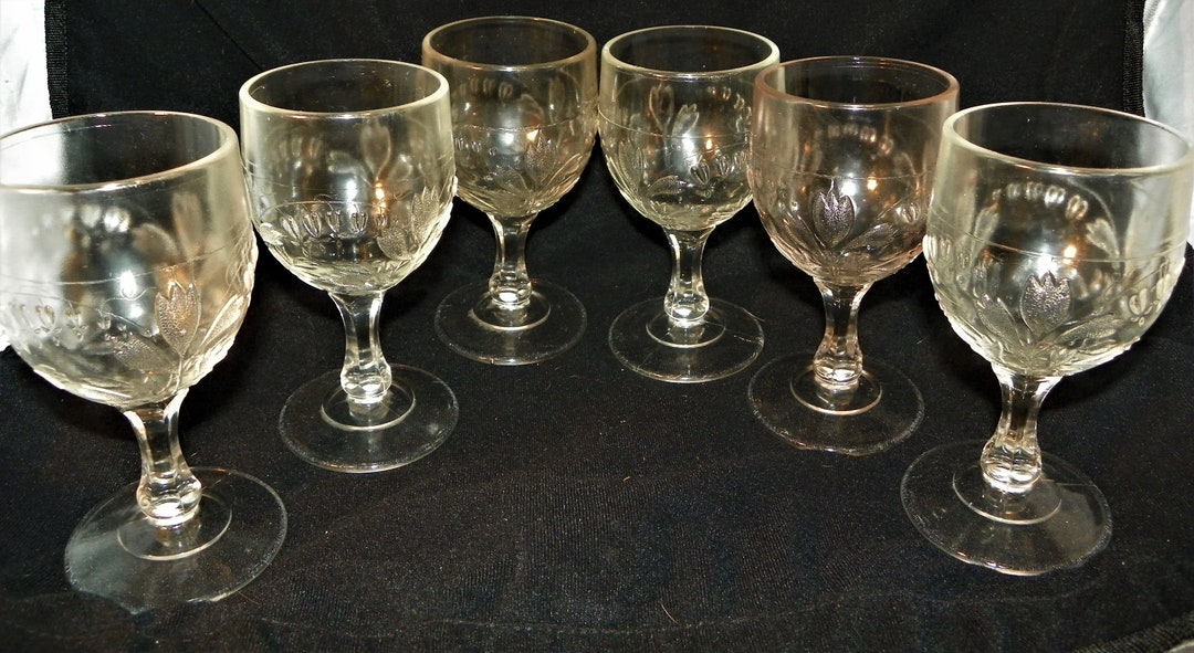 Bleeding Heart King and Son Stemmed Wine Glasses- Set of 6 EAPG - Etsy