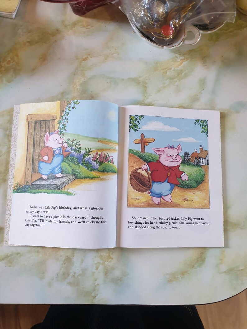Childrens Book 1987. Little Golden Book, Lily Pig's Book of Colors ...