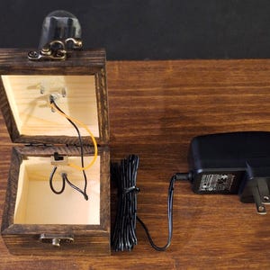 Old Antique Radio Lighted Vacuum Tube Novelty Night Light / LED Amp ...