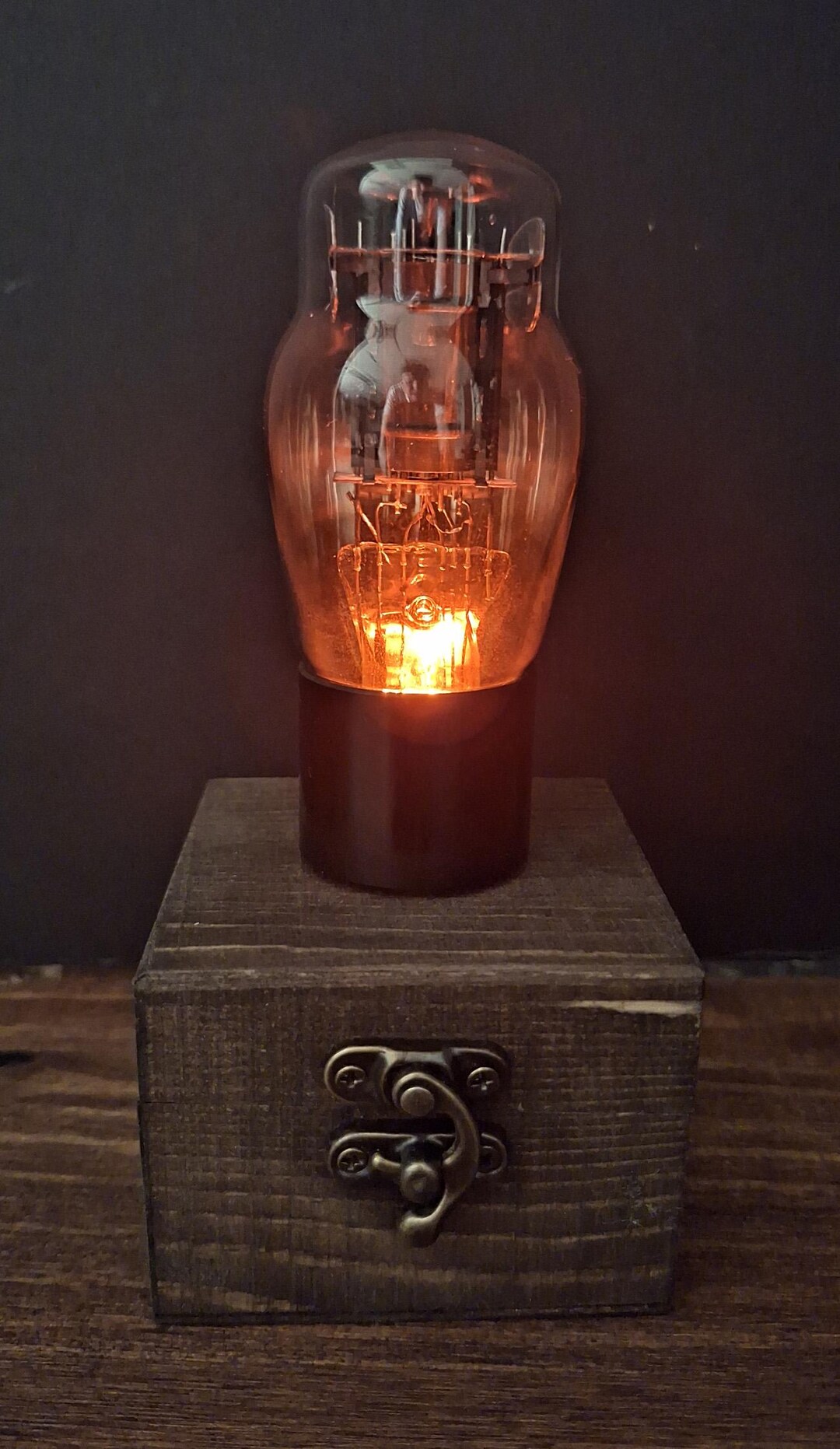 Old Antique Radio Lighted Vacuum Tube - Novelty Night Light / LED Amp ...