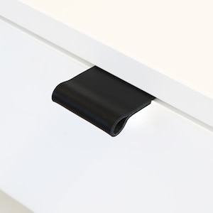 Slim Leather Edge Pull KENT-BASIC – Finger Pull for Narrow Gaps ...