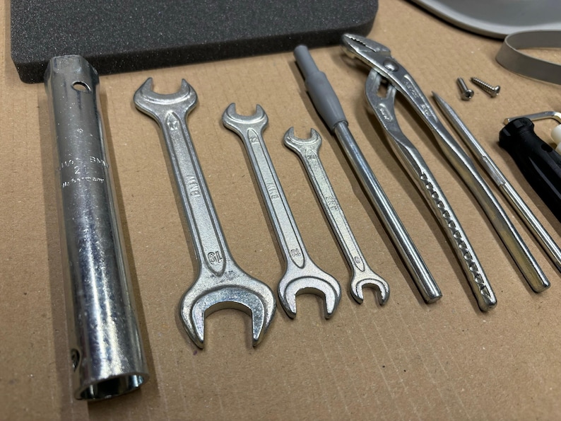 21pcs Full Exclusive Set Toolbox BMW E30 325i (M20 Engine) Tools Kit ...