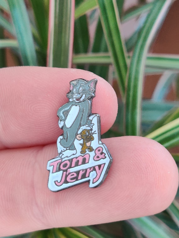 Tom and Jerry vintage enamel lapel pin badge. Hanna B… - Gem