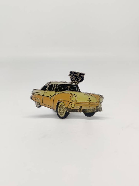 Chevrolet 55 vintage enamel pin badge. - Gem