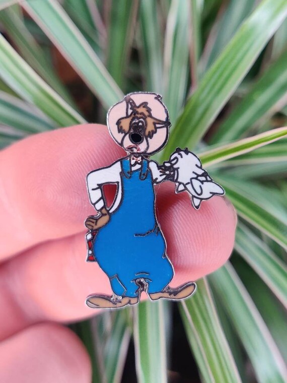 Tex Avery Wolf vintage enamel lapel pin badge. - Gem