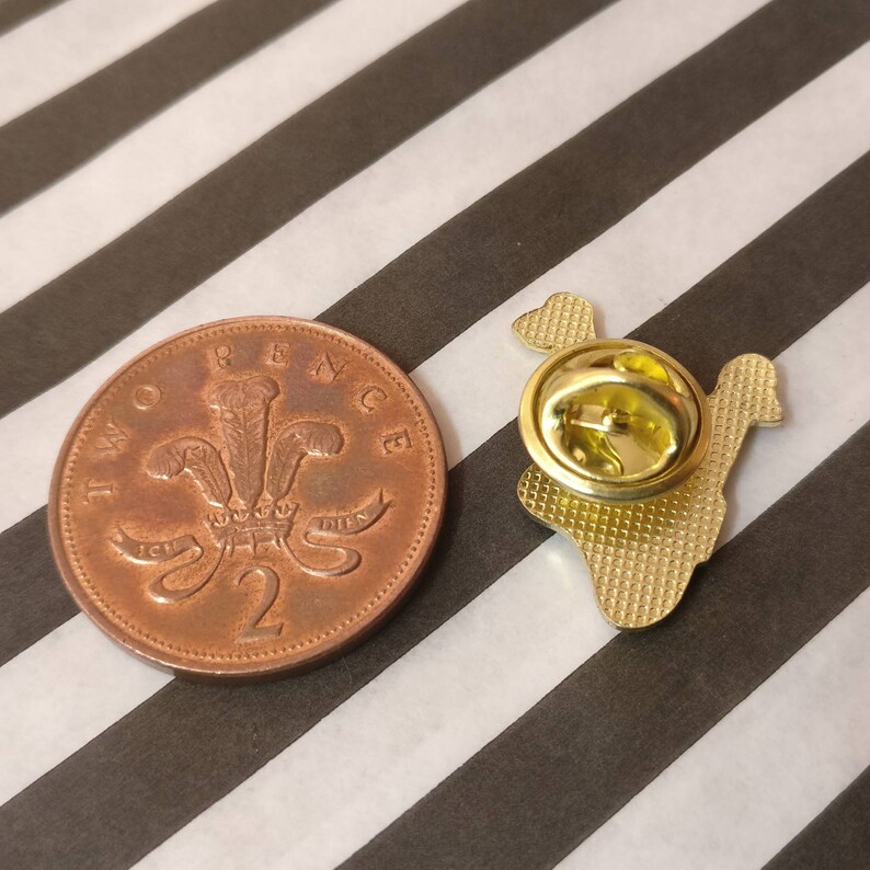 Duelling Saxophone Enamel Pin Badge. - Etsy