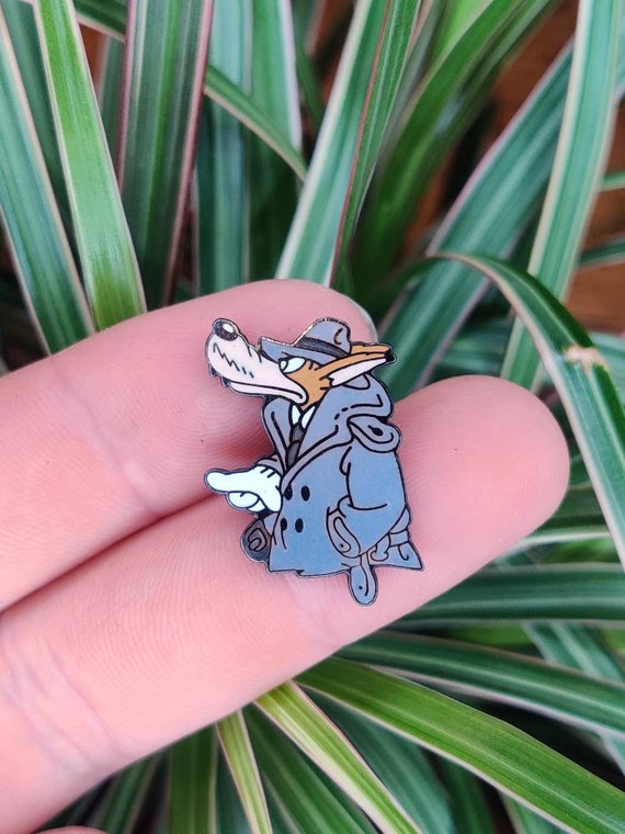 Tex Avery Wolf vintage enamel lapel pin badge. - Gem