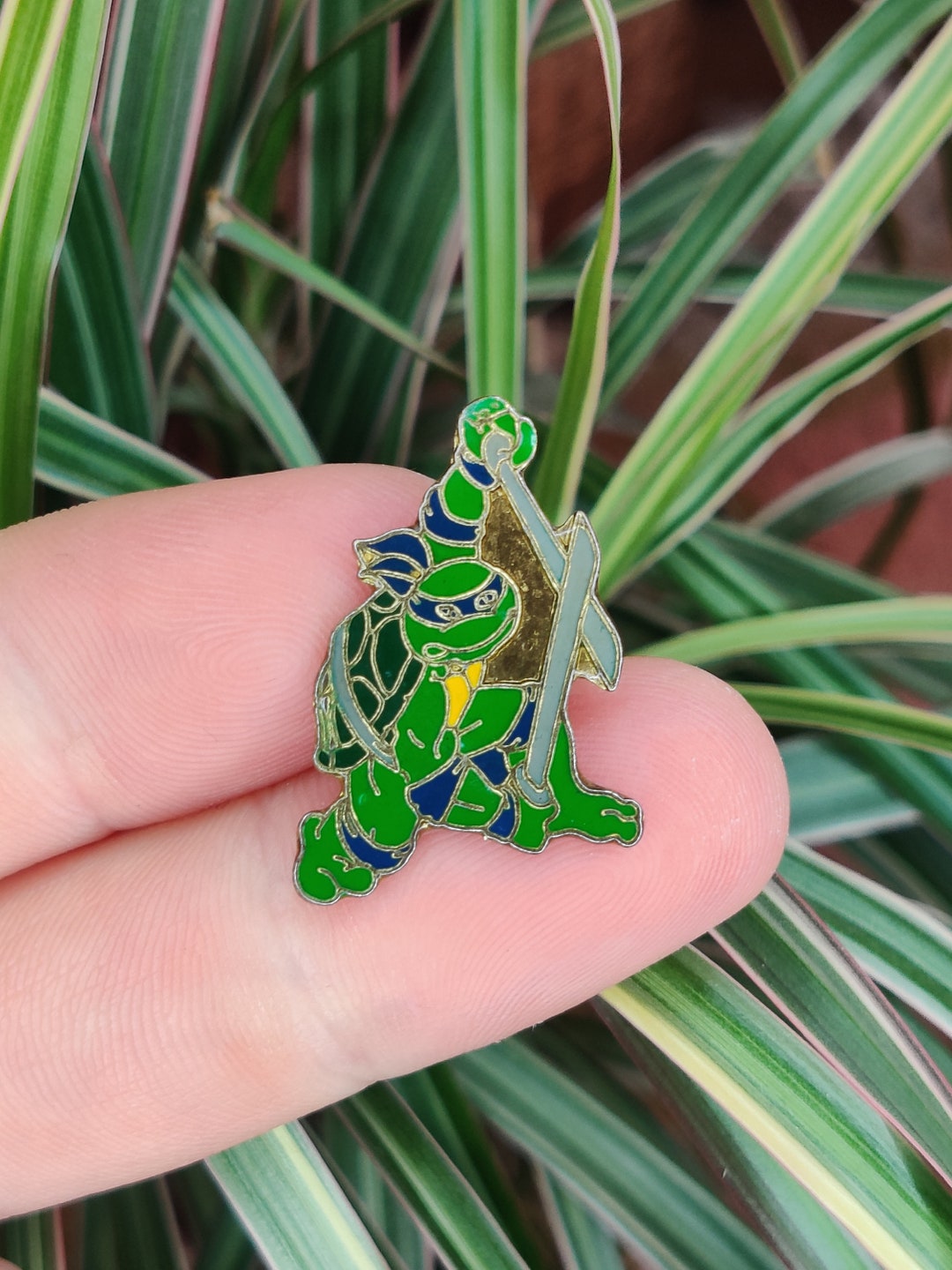 TMNT Leonardo Vintage Enamel Pin Badge. Teenage Mutant Ninja Turtles ...