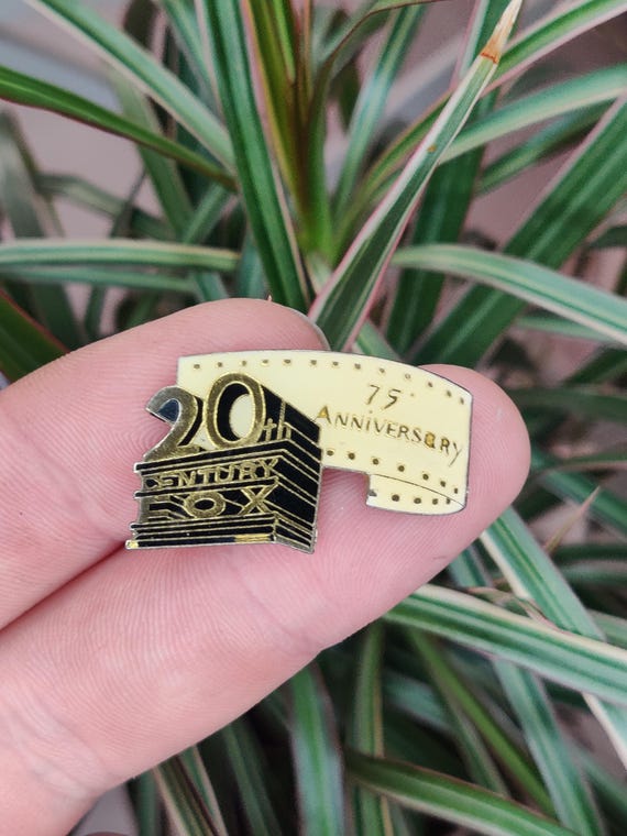 20th Century Fox 75 year anniversary vintage enamel p… - Gem