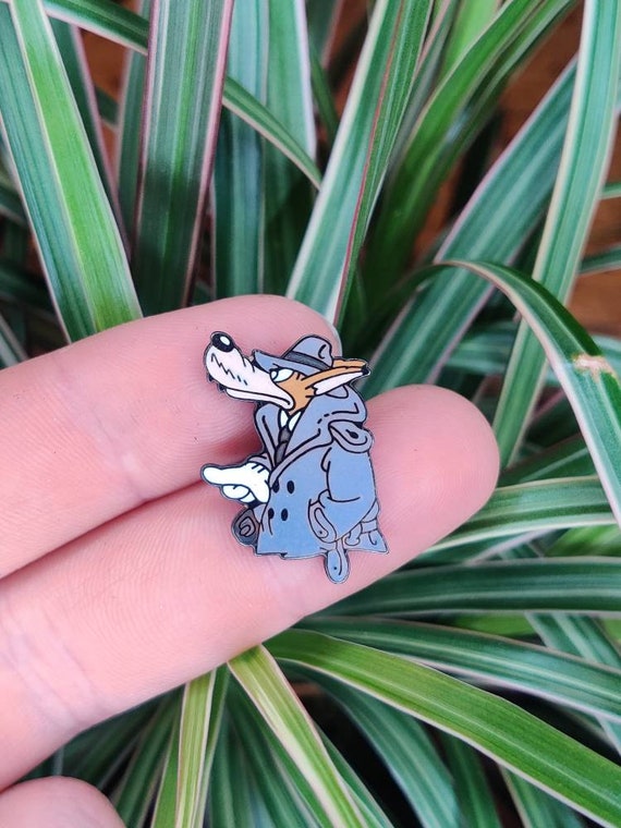 Tex Avery Wolf vintage enamel lapel pin badge. - Gem