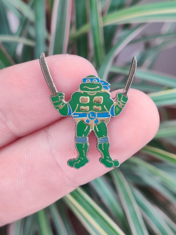 TMNT Leonardo vintage enamel pin badge. Teenage mutan… - Gem