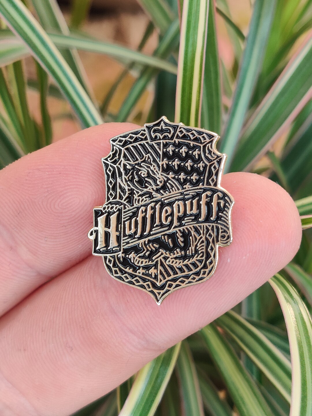 Hufflepuff Pin Badge, Harry Potter, Wizard, Hogwarts, Potter Head - Etsy
