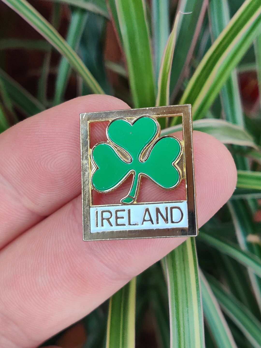 Ireland Shamrock Vintage Enamel Lapel Pin Badge. - Etsy