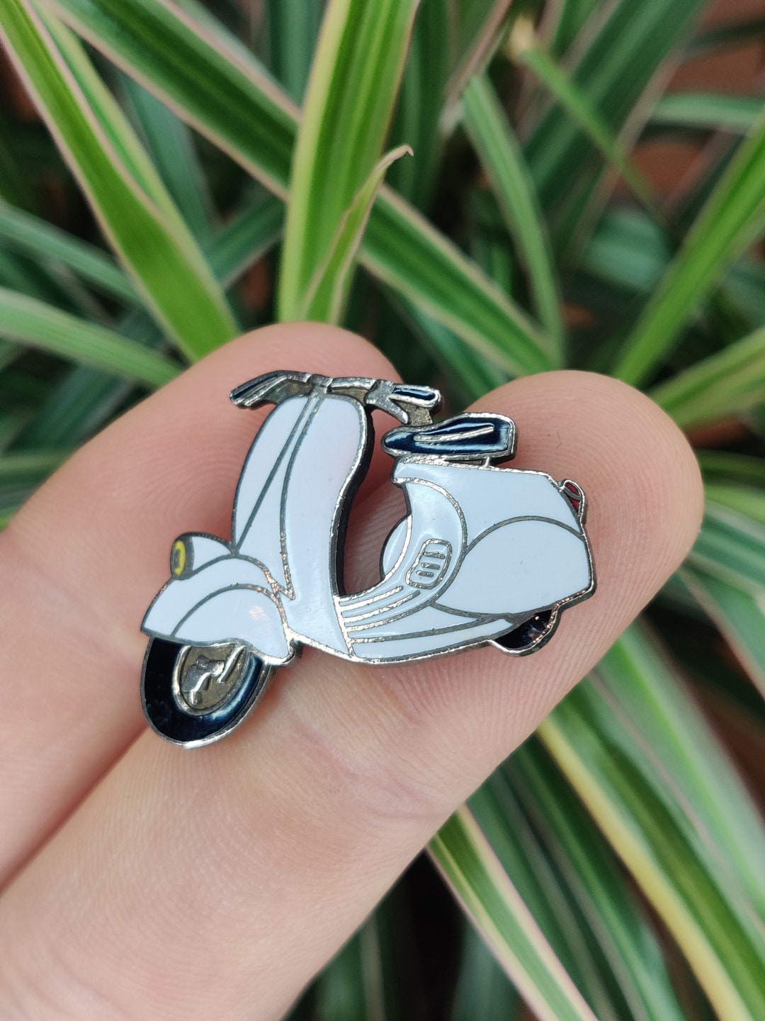 Scooter Vespa Style Vintage Enamel Pin. - Etsy Australia