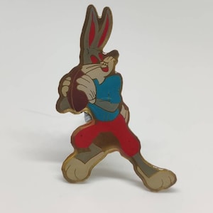 Bugs Bunny American Football Vintage Pin Badge. - Etsy